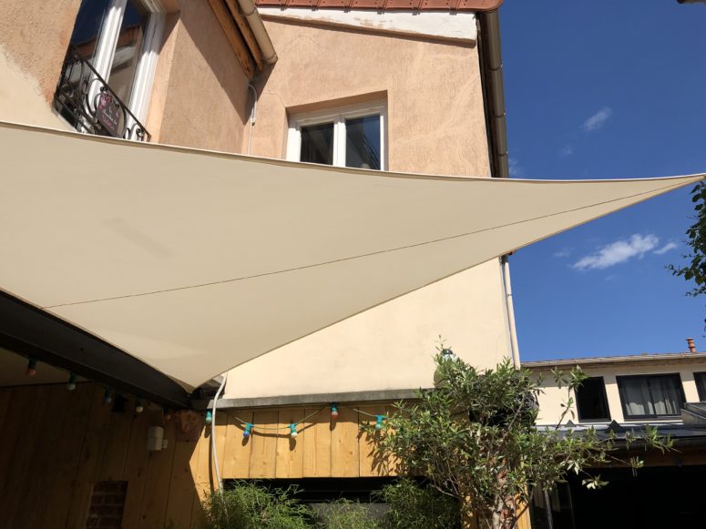 Comment installer une voile d'ombrage ! - CAROLINE MUNOZ